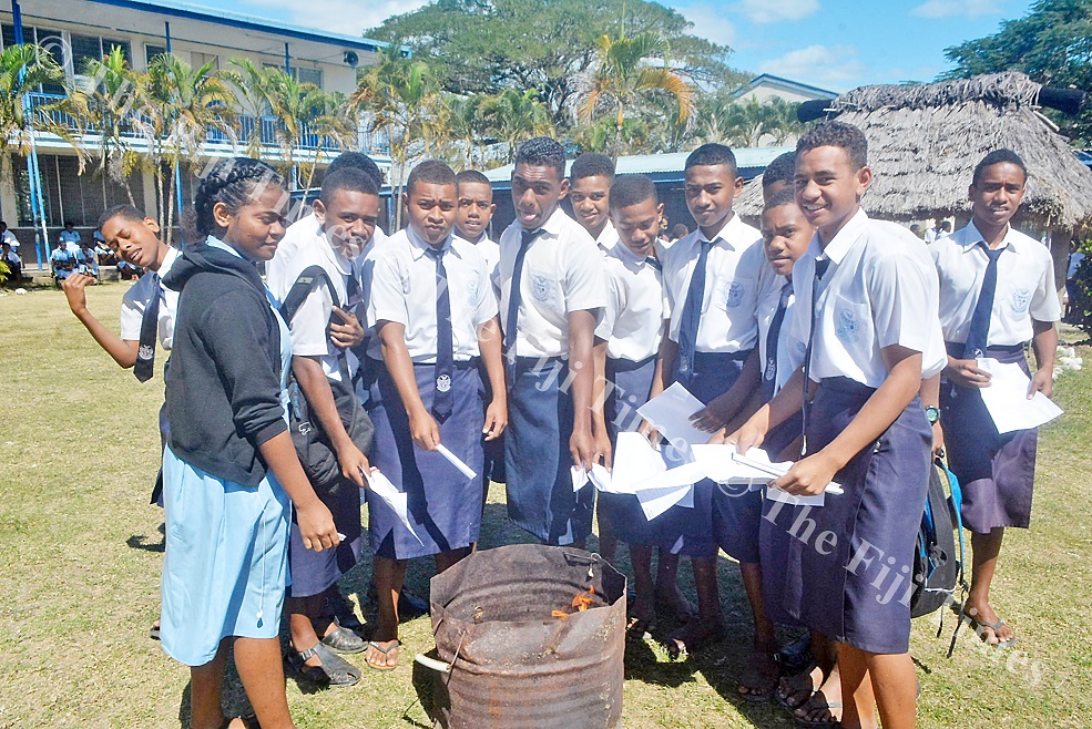 Ratu Navula honours fallen colleagues - The Fiji Times