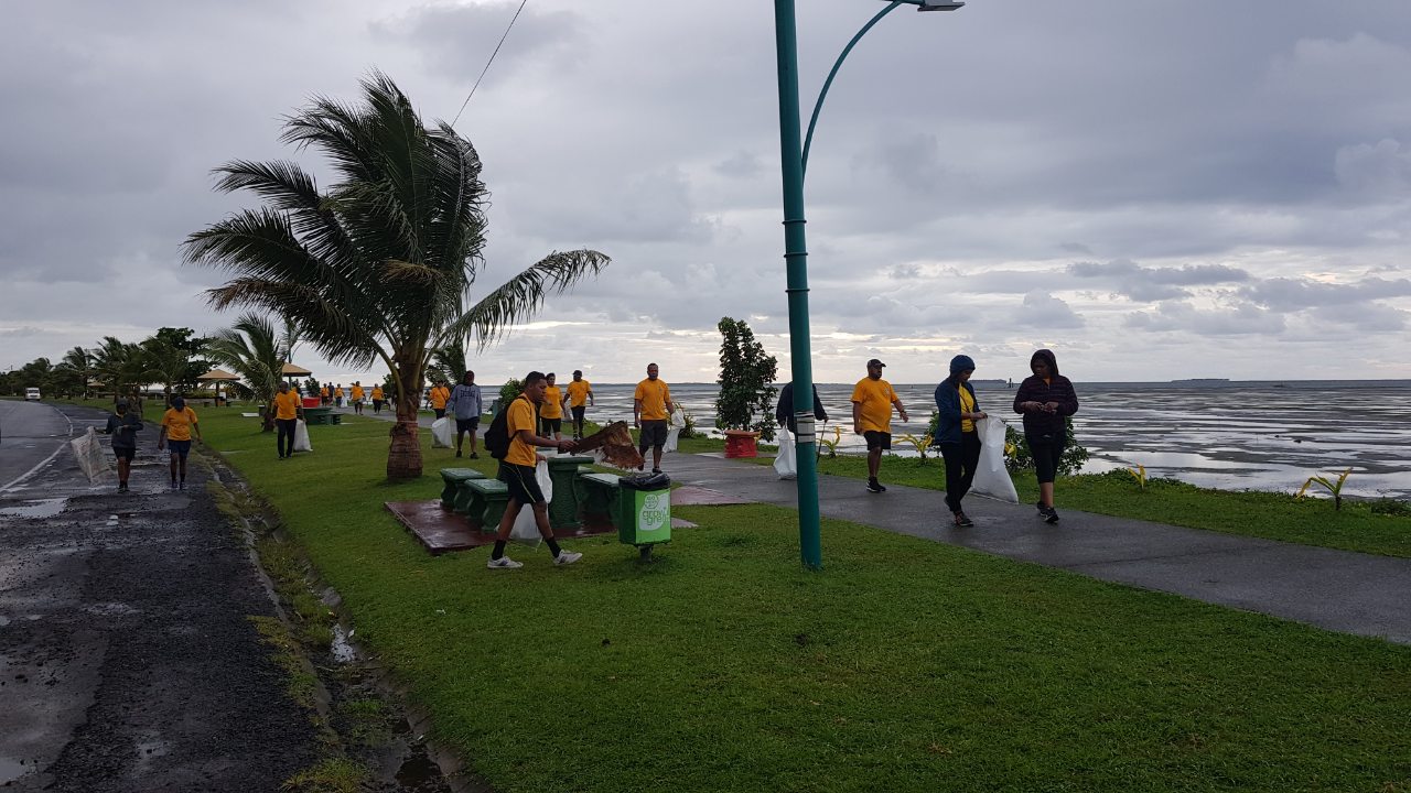 Inmates, officers participate in nationwide clean-up campaign - The ...