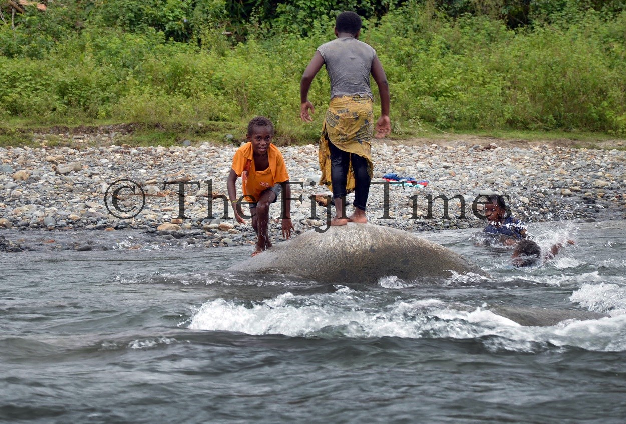 2am river crossing to get to market - The Fiji Times