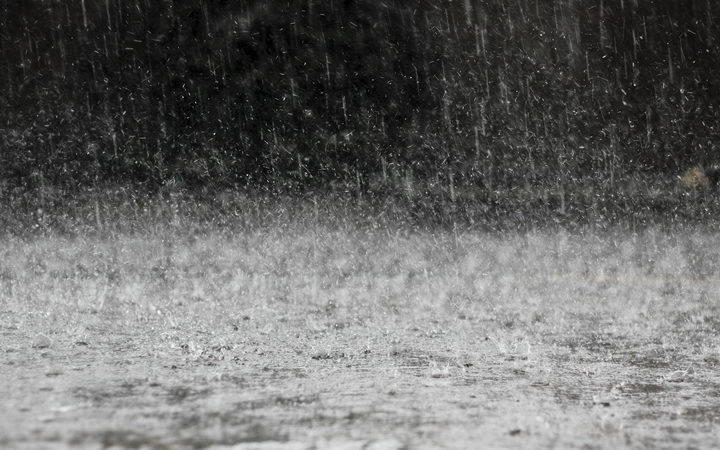 Weather watch: Heavy rain warning and flash flood watch remains - The ...