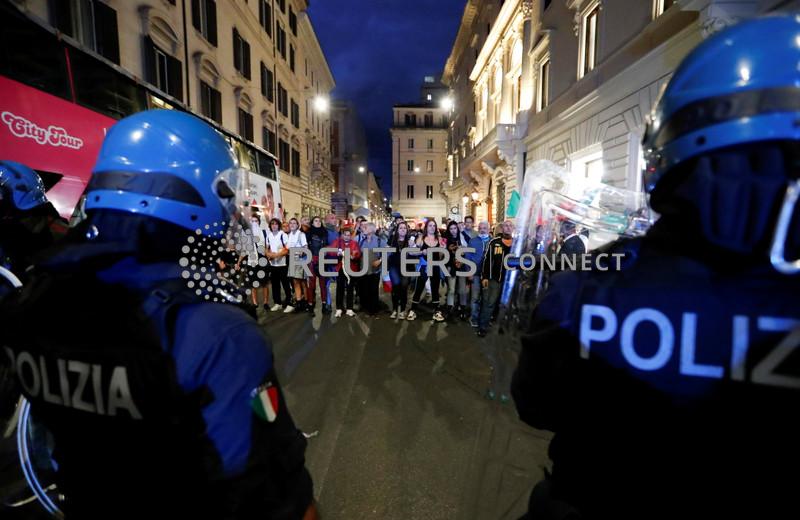 Italian police arrest far-right party leaders after anti-vax riot - The ...