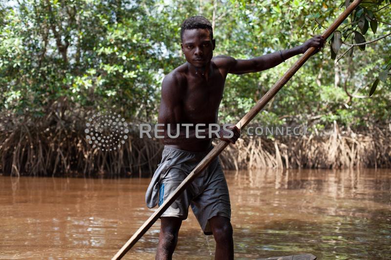 Clam-fishing Congolese see livelihood squeezed to protect mangroves ...