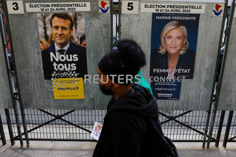 French Election Poll Macron To Beat Le Pen But Le Pen Gains Ground