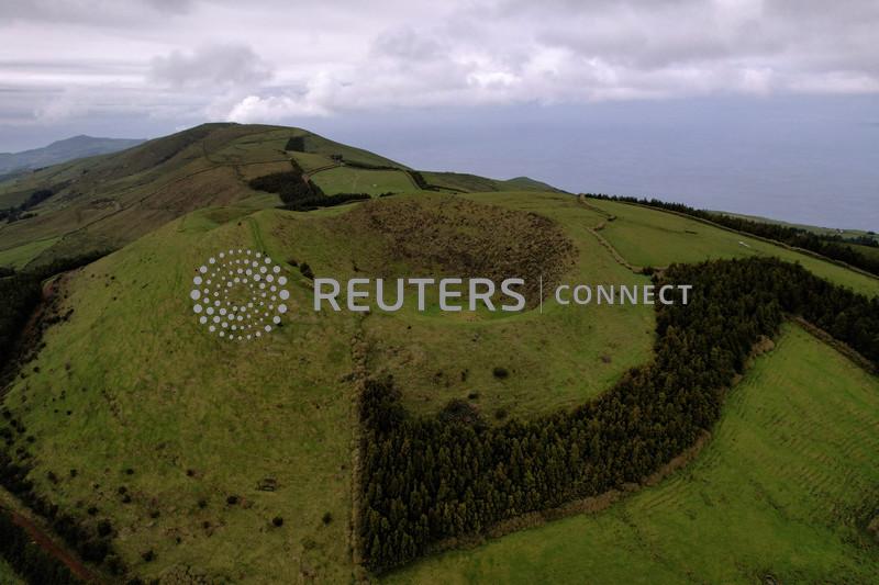 Earth scientists try to solve 'enigma' of quake-hit Azorean island ...