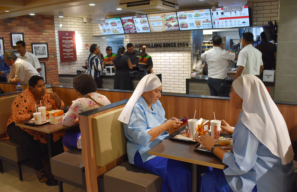 Restaurant chain opens sixth outlet in Fiji - The Fiji Times