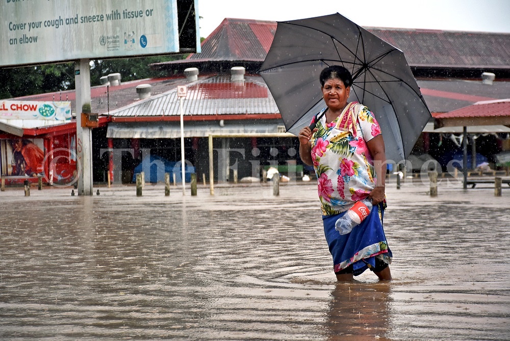 Flood forces vendors away, 30 homes under water - The Fiji Times