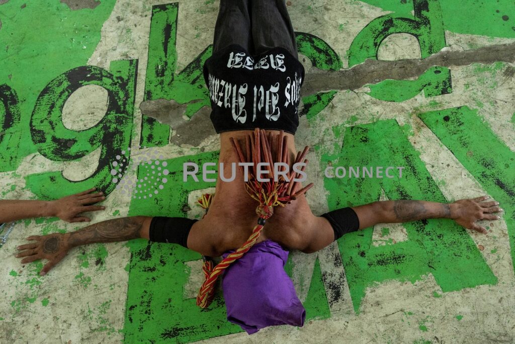 Filipino Catholics mark Jesus' crucifixion with self-flagellation - The ...