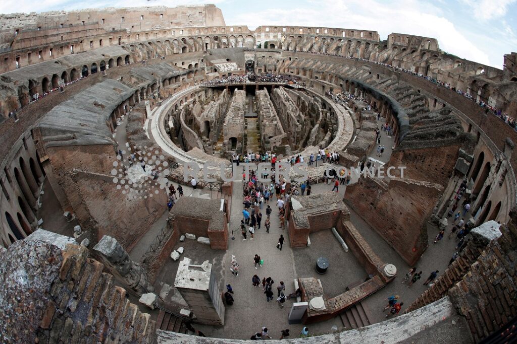 Italian police blame couple from England for Colosseum graffiti - The ...