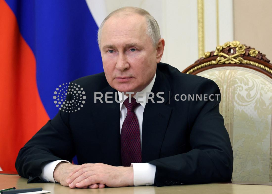 Putin meets top generals in charge of Russia's war efforts in Ukraine ...