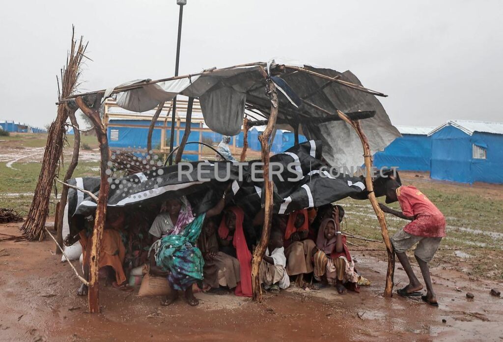 Darfur refugees in Chad scramble for shelter as rainy season starts ...