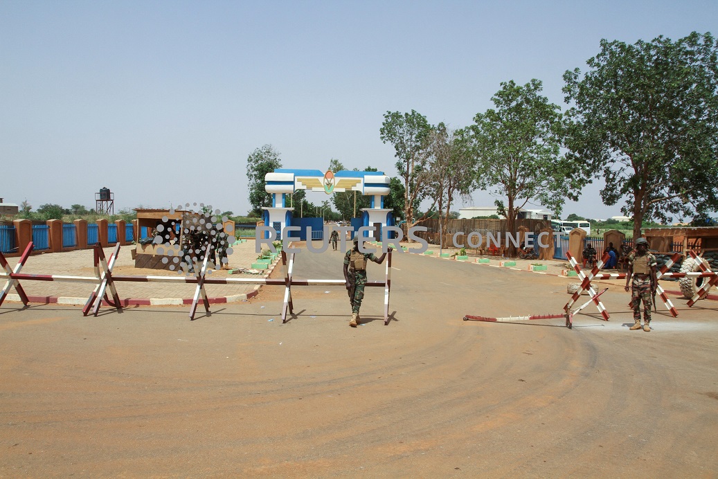 Crowds camp in front of Niger French army base to press for troop ...