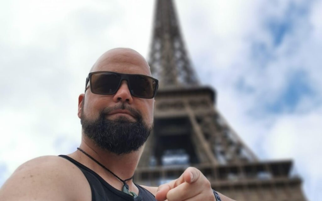 'I'm addicted': The Kiwi who's been to six Rugby World Cups in a row ...