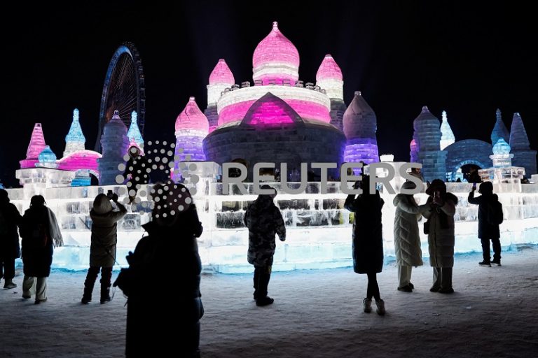 China's 'ice city' Harbin draws record tourists over New Year holiday ...