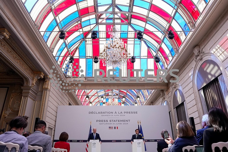 France, US intensify efforts to prevent Middle East explosion.