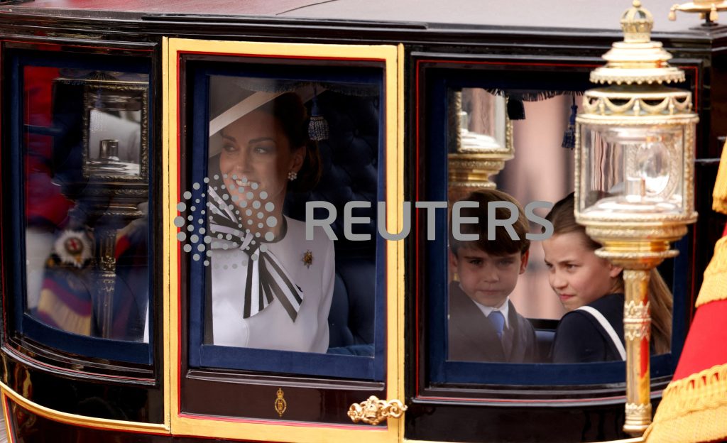 Kate, Princess of Wales, waves to crowds in first public appearance ...