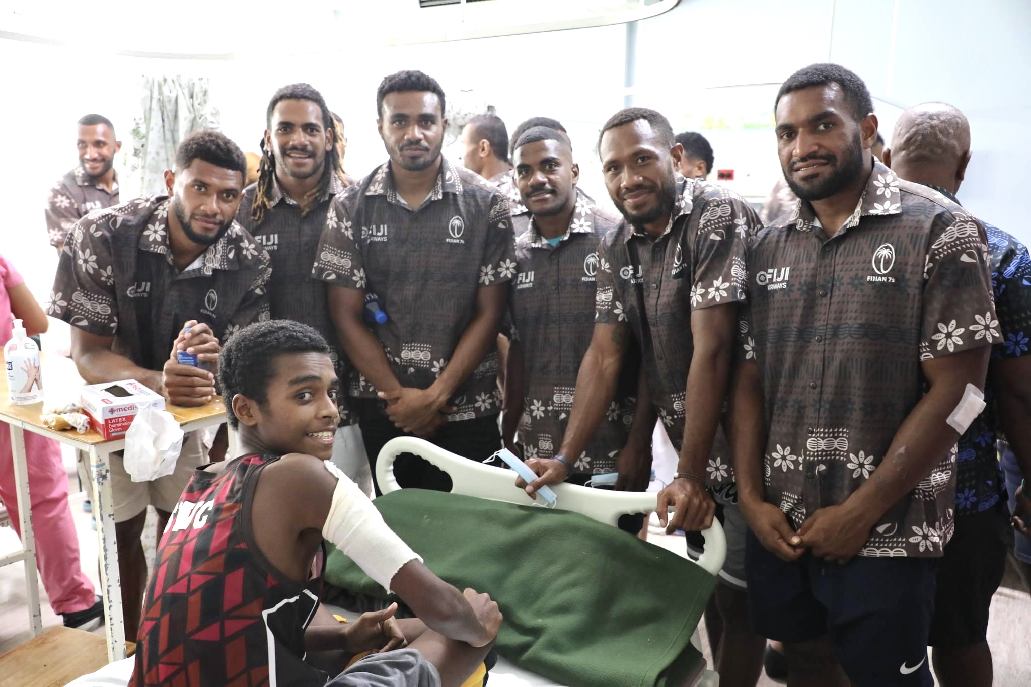 The 7s team visit the children's ward - The Fiji Times