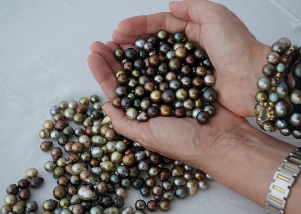 Partnership to retail homegrown pearls - The Fiji Times