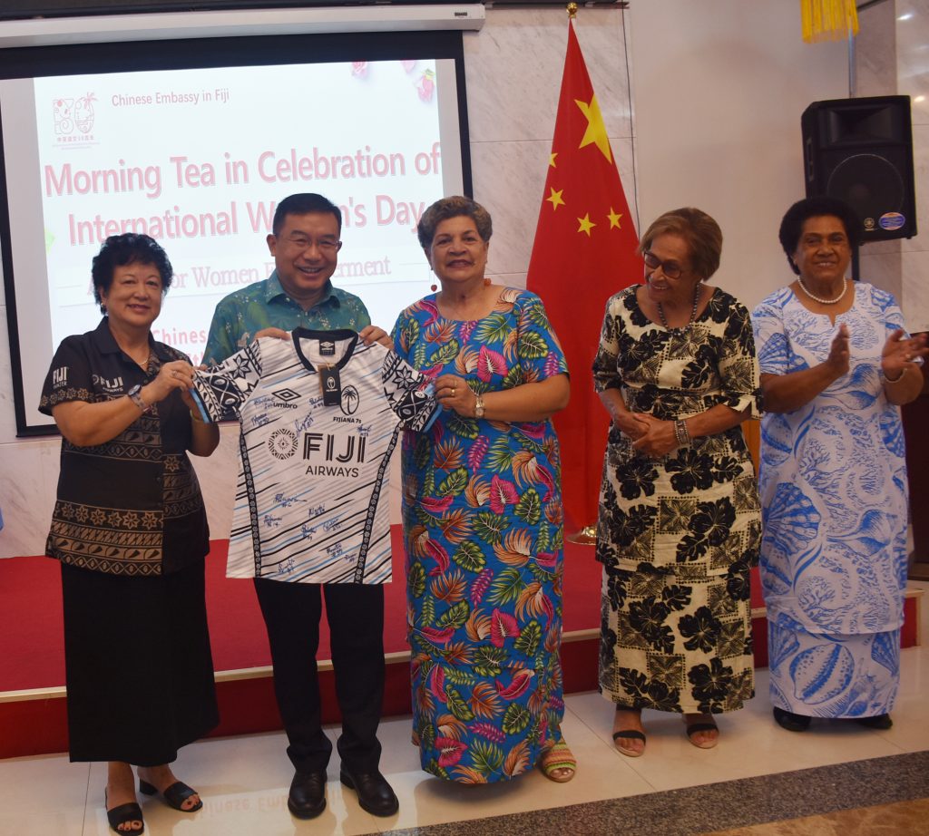 $10,000 gift to women's rugby - The Fiji Times