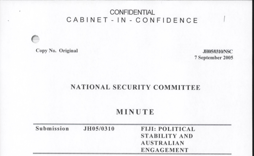 とんでもないド迫力おっぱいの奥さんが挟んでしゃぶってハメ倒す超乳SEX